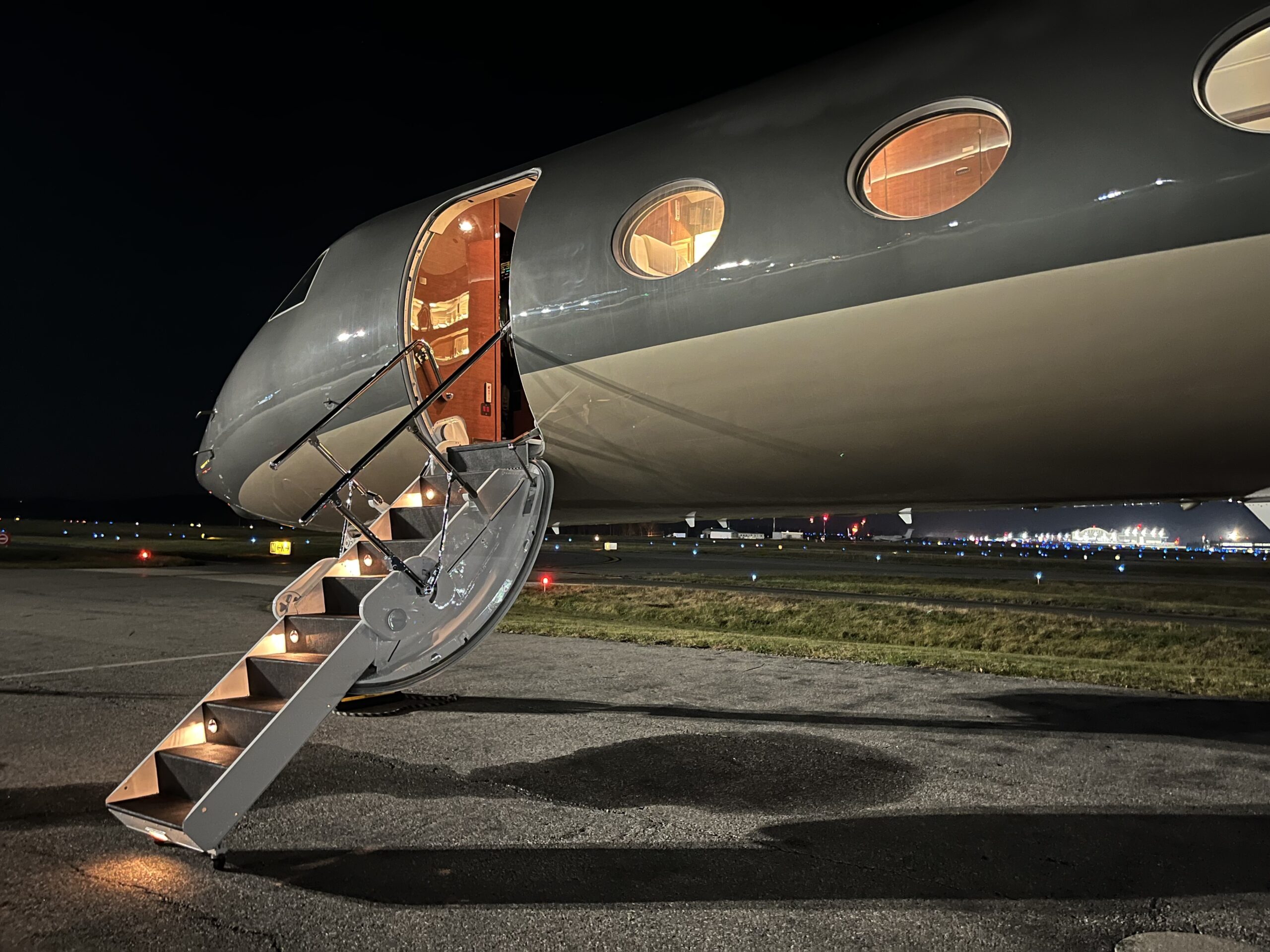Aircraft Sales - Flying Luxury